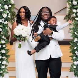 Devonta Davis’s Profile | Yahoo Life, MSN, Yahoo Finance Journalist | Muck Rack