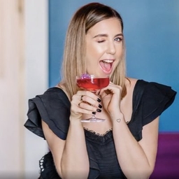 Phoebe Parsons’s Profile | Confessions of a Train Wreck Journalist ...