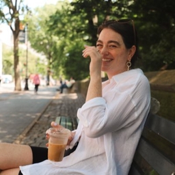 Caitlin Moynihan’s Profile | Broadway.com Journalist | Muck Rack