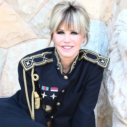 Laura Dunn’s Profile | GENLUX, The Jet Set Journalist | Muck Rack