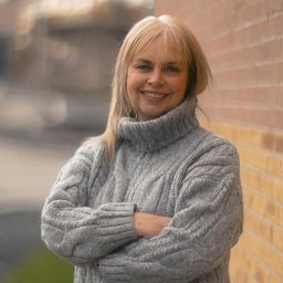 Lisa Burn’s Profile | The Sun Journalist | Muck Rack