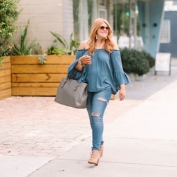 Lauren Whalley’s Profile | The Knot, The Knot Worldwide Journalist | Muck Rack