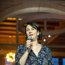 Olivia Mahieu CVH’s Profile | La fille de l'encre, Vaucluse Hebdo ...