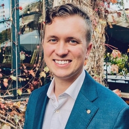 Jared Holt’s Biography | Muck Rack