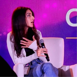 Sarah Parvini’s Profile | Apple News, Yahoo Entertainment, Estadão ...