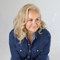 Caroline Hirons’s Profile | Glad We Had This Chat with Caroline Hirons ...