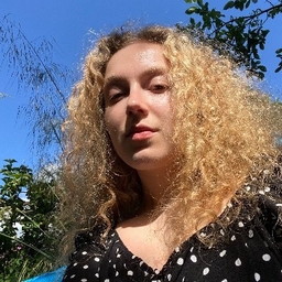 Holly Bullock’s Profile | Stylist Journalist | Muck Rack