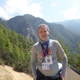 Simon Perry’s Profile | People Magazine Journalist | Muck Rack