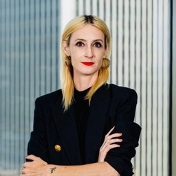 Hannah Elliott’s Profile | Bloomberg News, Bloomberg Hot Pursuit ...