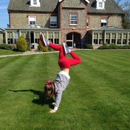 Zoe Applegate’s Profile | BBC Journalist | Muck Rack