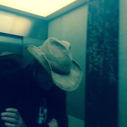 Tom Hays’s Profile | Yahoo Entertainment, Bloomberg News, Business ...