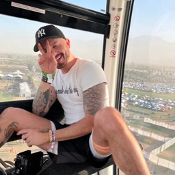 Daniel Head’s Profile | Should We Leave?? with Luisa Lange and Daniel ...