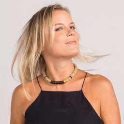 Jennifer Queen’s Profile | Globo.com, GQ Brazil, Veja Journalist | Muck ...